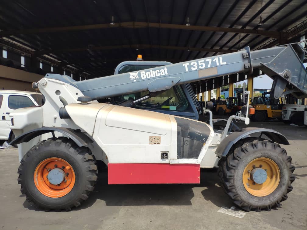 BOBCAT T3571L - Superlift Machinery