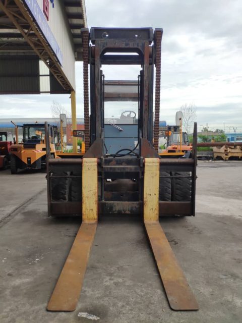 TOYOTA 18.0 TON FORKLIFT - Superlift Machinery